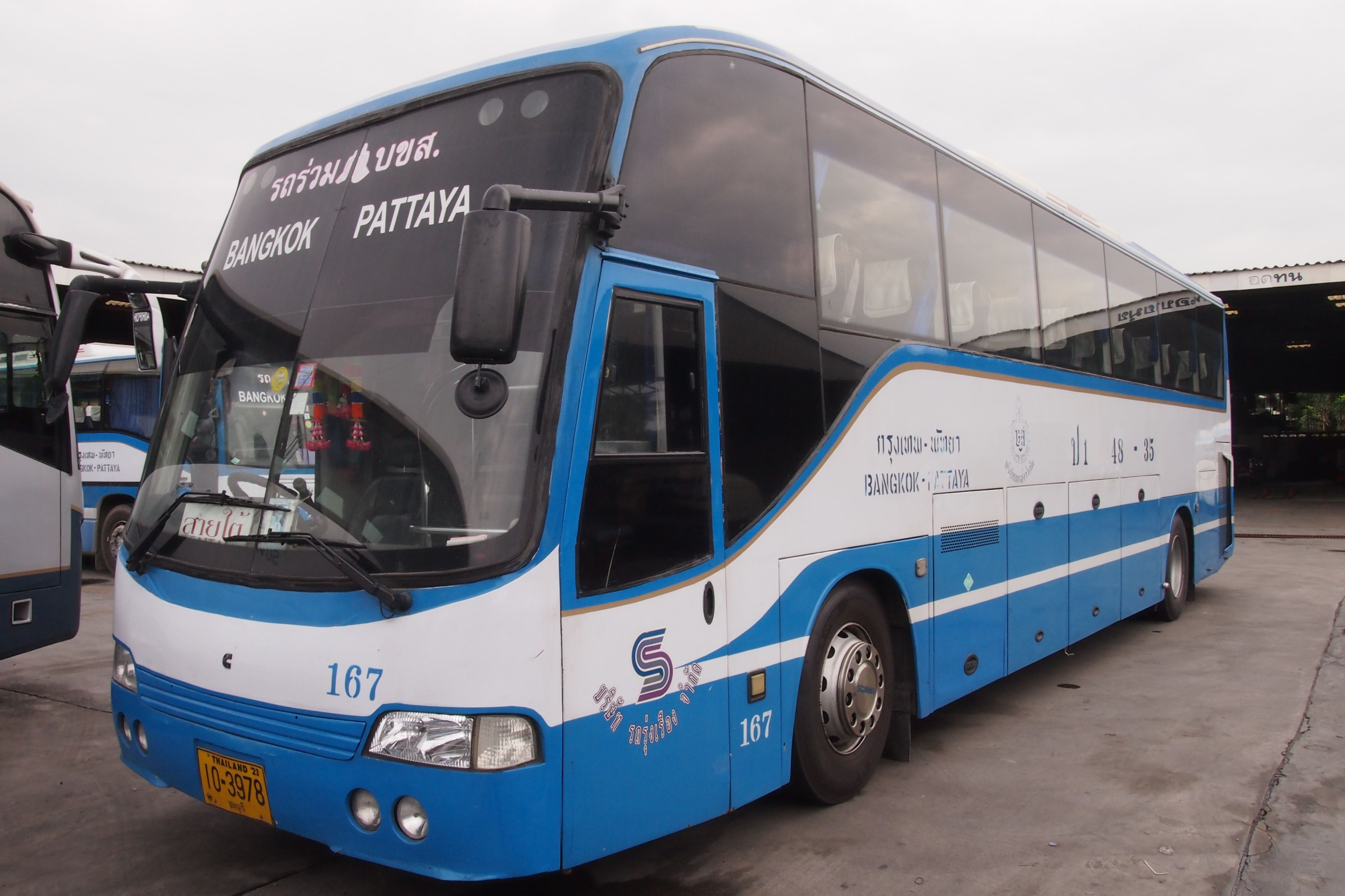 Roong Reuang Coach - Book your ride