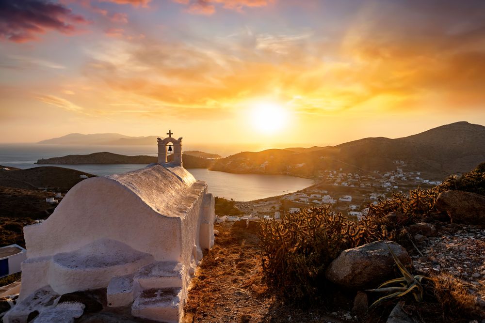 Santorini to Ios - ferry tickets from US$8