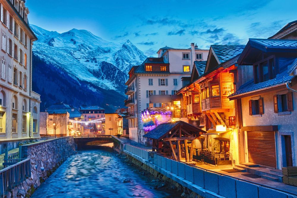 Annecy to Chamonix - minivan, bus tickets from US$10