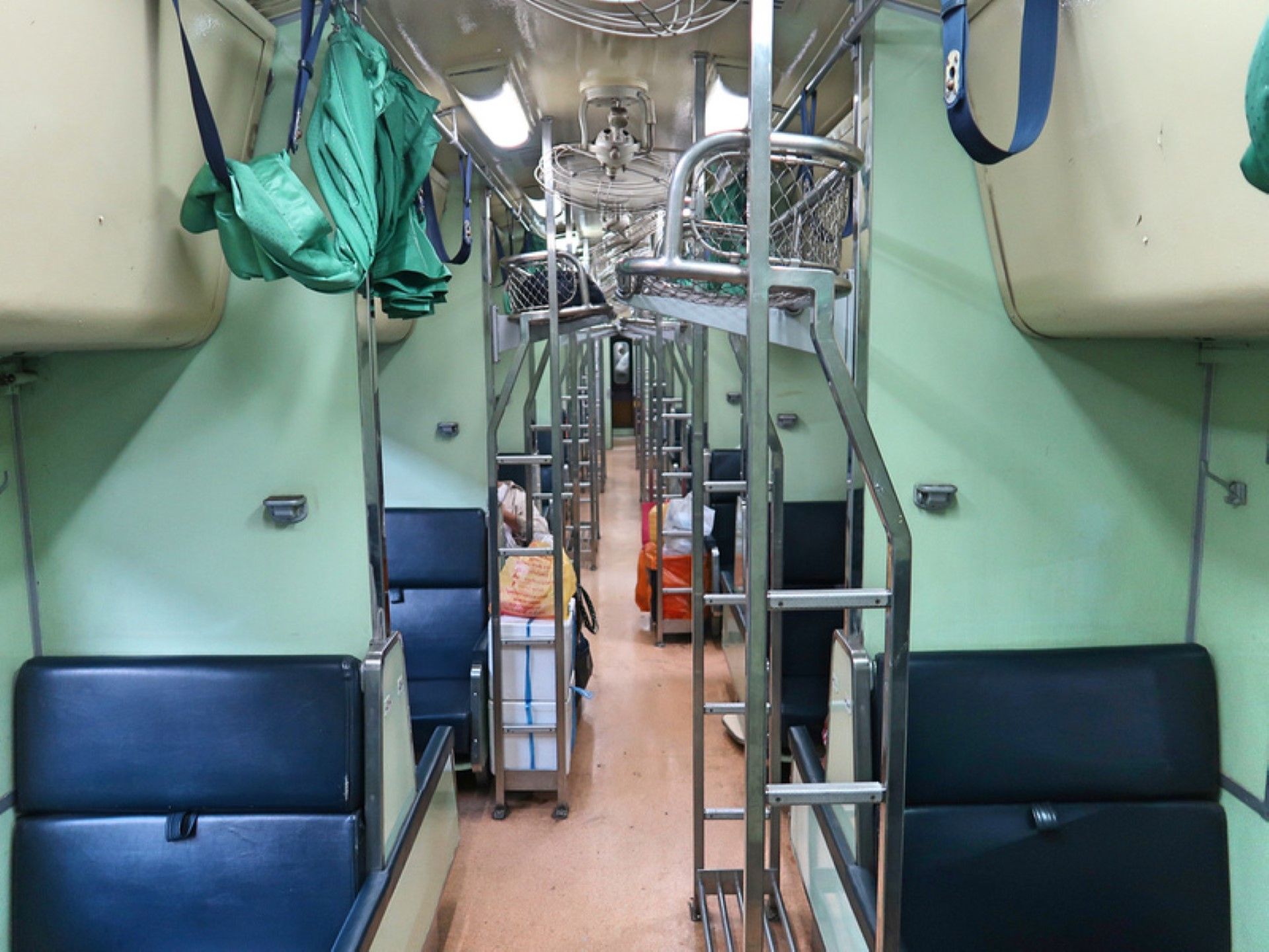 Thai Railway - Book your ride