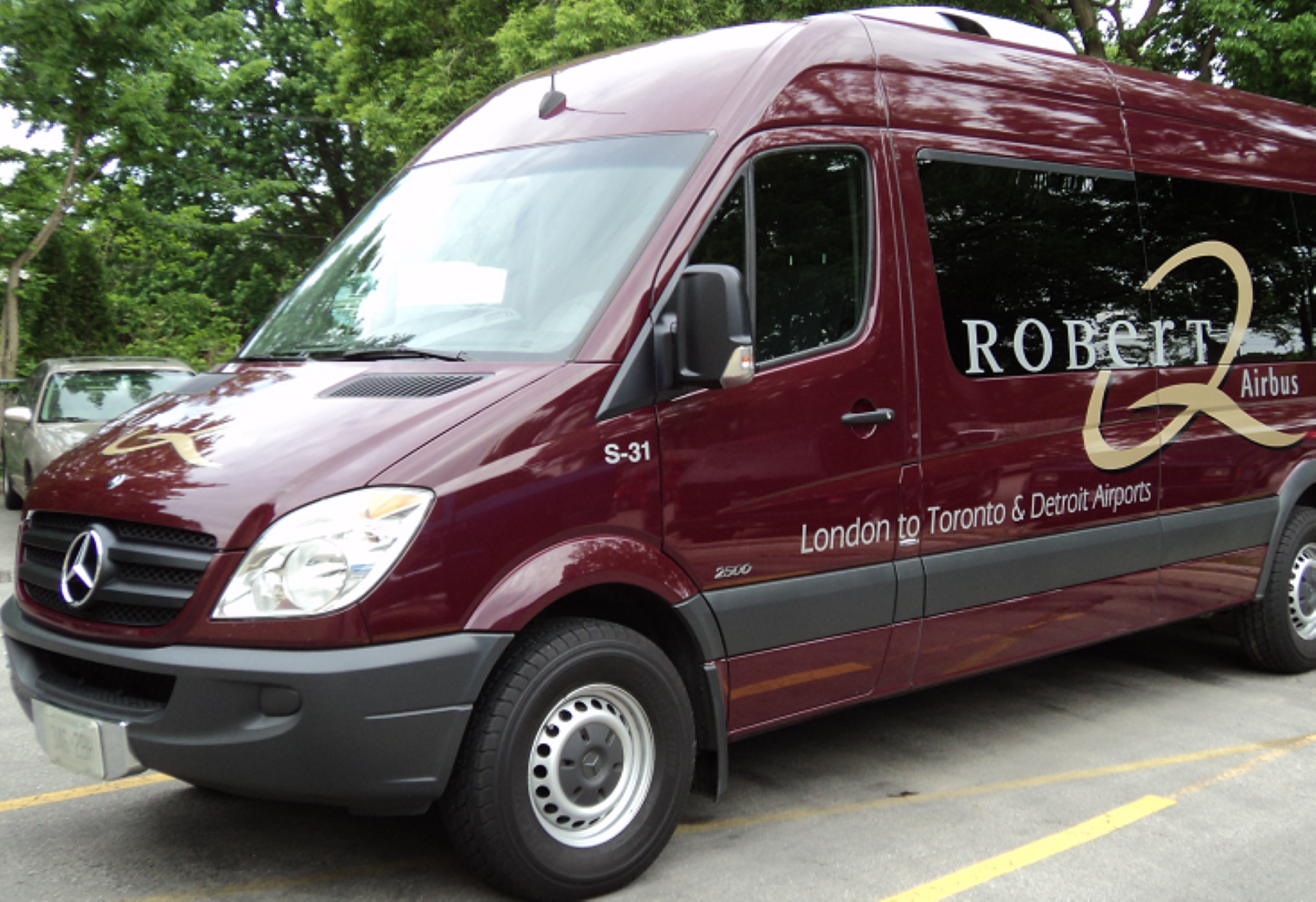 Robert Q Shuttle - Minivan, Tickets and online bookings